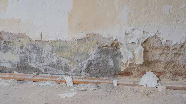 Is Your Stucco Hiding Water Damage? 7 Signs To Watch Out For - Indiana ...